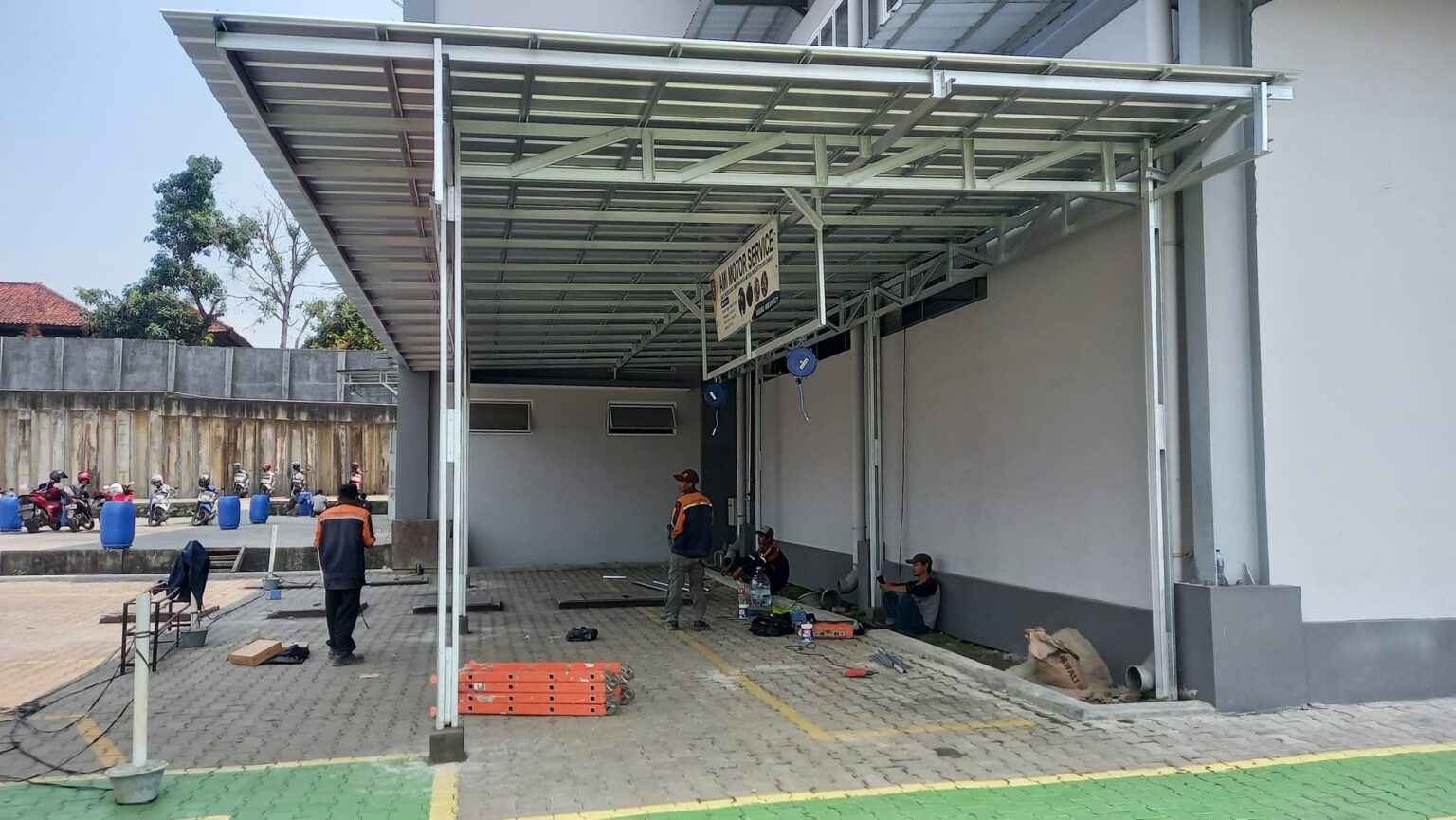 Kanopi baja ringan spandek di SMK ananda mitra industri delta mas ...