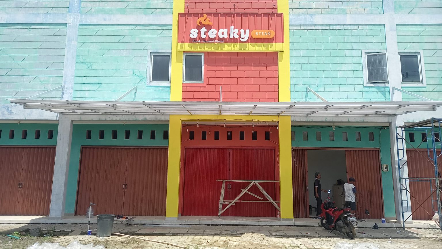 Kanopi polycarbonate tanpa tiang di ruko serang baru, cikarang selatan ...